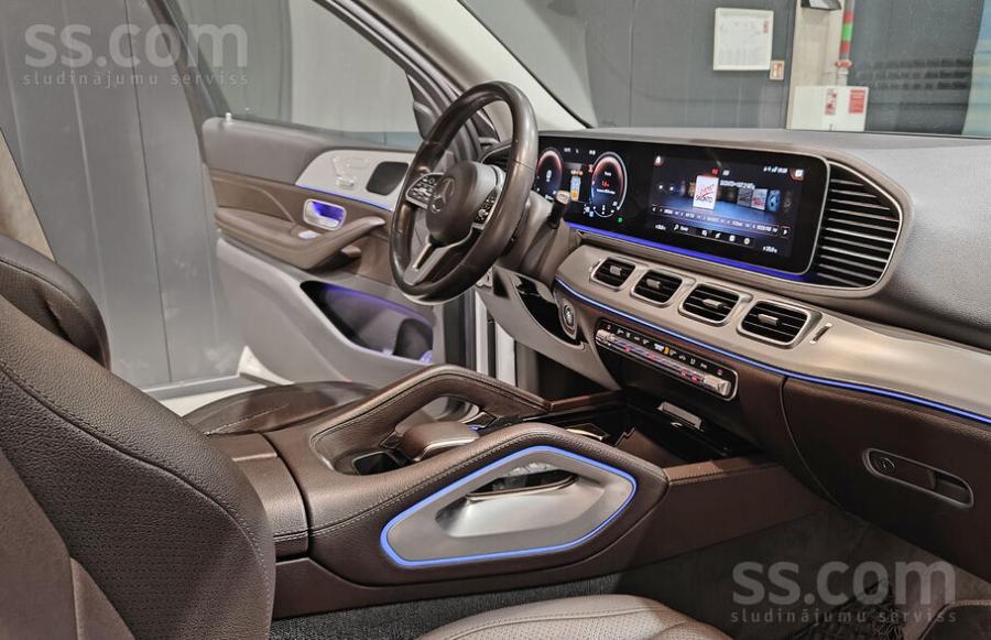White Mercedes-Benz GLE 350 2021 in Riga, with an engine capacity of 3.00 L and mileage of 162 thousand km for 44900 €, photo 16 on AUTOMOTO.COM.LV