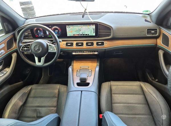 White Mercedes-Benz GLE 350 2022 in Klaipeda, with an engine capacity of 1.95 L and mileage of 134 thousand km for 23700 €, photo 5 on AUTOMOTO.COM.LV
