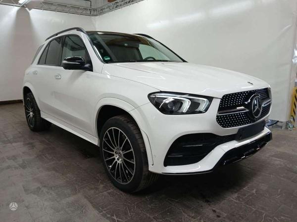 Белый Мерседес ГЛE 350 2022 в Вильнюс, объемом двигателя 1.95 л и пробегом 146 тыс. км за 52666 €, фото 2 на AUTOMOTO.COM.LV