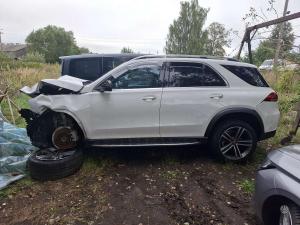 Balts Mercedes-Benz GLE 350 2022 Kauņa, ar dzinēja tilpumu 2.00 L un nobraukumu 73 tūkst. km par 14944 €, foto 3 vietnē AUTOMOTO.COM.LV