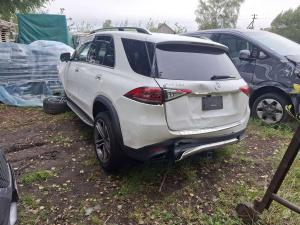 Balts Mercedes-Benz GLE 350 2022 Kauņa, ar dzinēja tilpumu 2.00 L un nobraukumu 73 tūkst. km par 14944 €, foto 4 vietnē AUTOMOTO.COM.LV