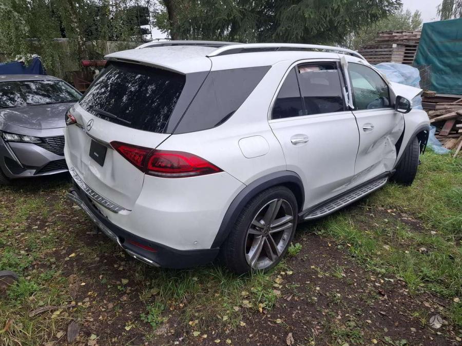 Balts Mercedes-Benz GLE 350 2022 Kauņa, ar dzinēja tilpumu 2.00 L un nobraukumu 73 tūkst. km par 14944 €, foto 5 vietnē AUTOMOTO.COM.LV