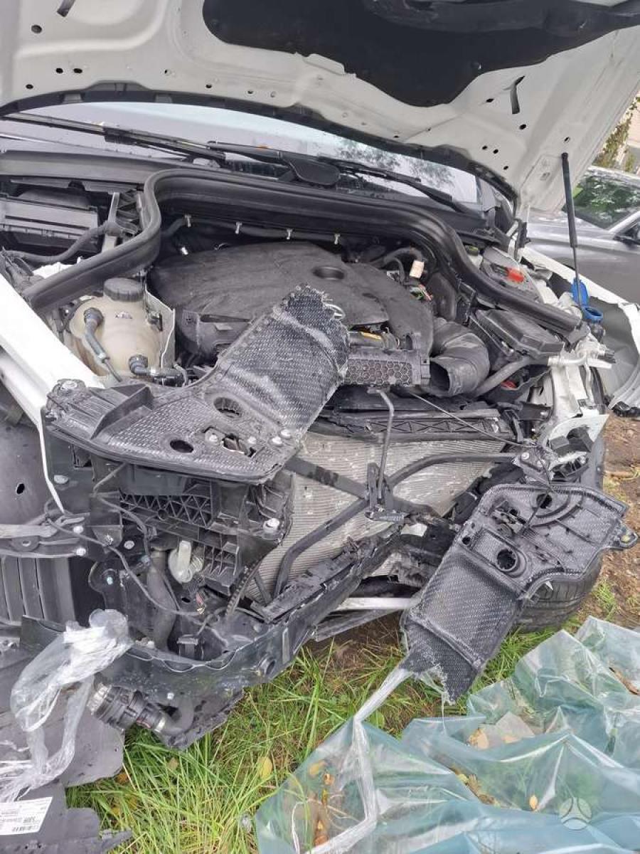 Balts Mercedes-Benz GLE 350 2022 Kauņa, ar dzinēja tilpumu 2.00 L un nobraukumu 73 tūkst. km par 14944 €, foto 17 vietnē AUTOMOTO.COM.LV
