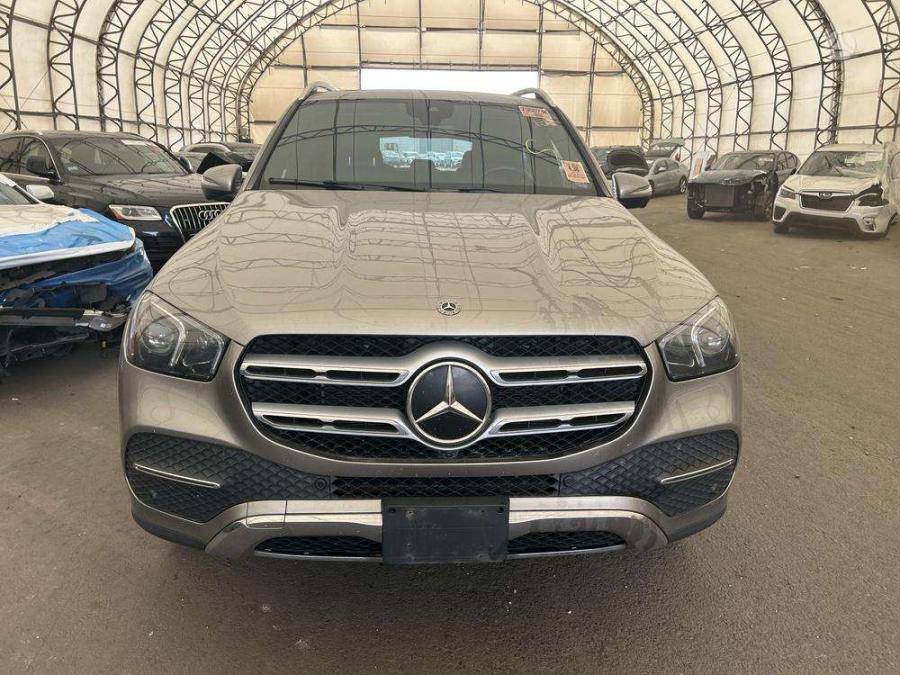 Желтый Мерседес ГЛE 350 2020 в Укмерге, объемом двигателя 2.00 л и пробегом 257 тыс. км за 26500 €, фото 3 на AUTOMOTO.COM.LV