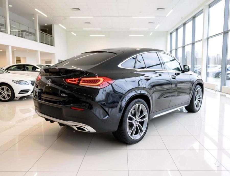 Black Mercedes-Benz GLE 400 2023 in Tallinn, with an engine capacity of 2.93 L and mileage of 23 thousand km for 80900 €, photo 4 on AUTOMOTO.COM.LV