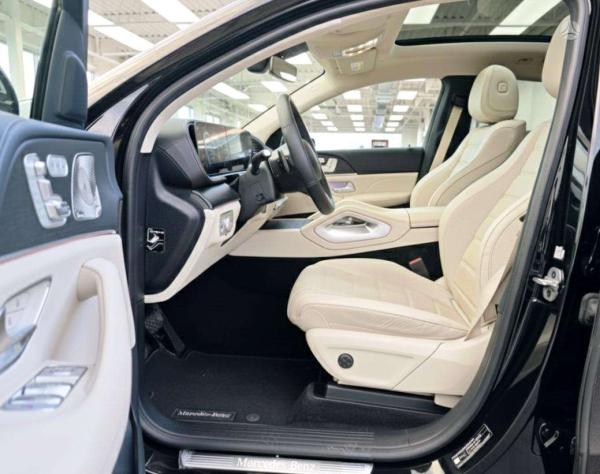 Black Mercedes-Benz GLE 400 2023 in Tallinn, with an engine capacity of 2.93 L and mileage of 23 thousand km for 80900 €, photo 5 on AUTOMOTO.COM.LV