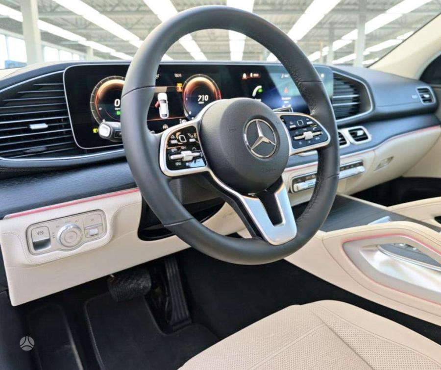 Black Mercedes-Benz GLE 400 2023 in Tallinn, with an engine capacity of 2.93 L and mileage of 23 thousand km for 80900 €, photo 8 on AUTOMOTO.COM.LV
