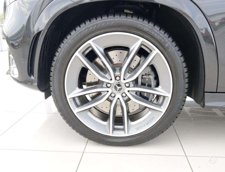 Black Mercedes-Benz GLE 400 2023 in Tallinn, with an engine capacity of 2.93 L and mileage of 23 thousand km for 80900 €, photo 17 on AUTOMOTO.COM.LV