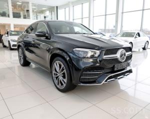 Melns Mercedes-Benz GLE 400 2023 Tallina, ar dzinēja tilpumu 2.90 L un nobraukumu 24 tūkst. km par 69900 €, foto 1 vietnē AUTOMOTO.COM.LV