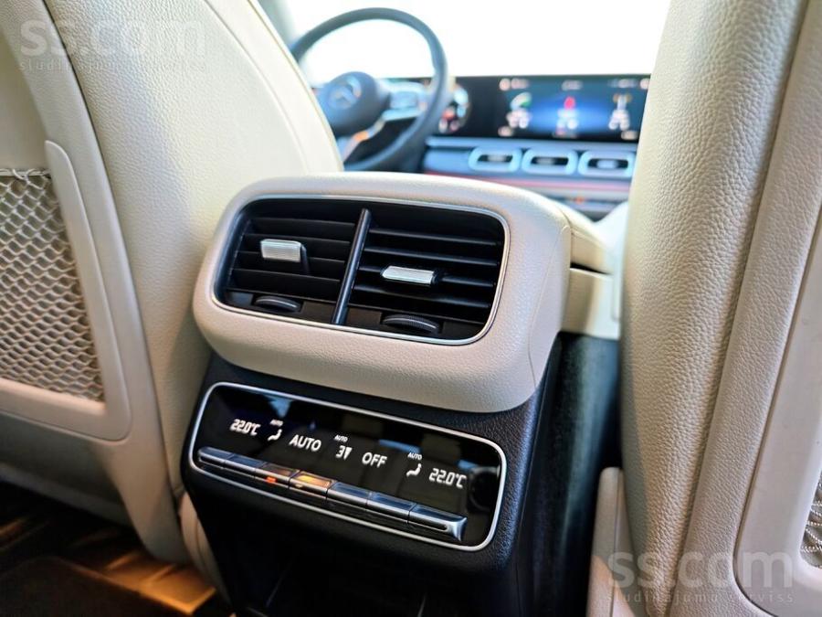 Melns Mercedes-Benz GLE 400 2023 Tallina, ar dzinēja tilpumu 2.90 L un nobraukumu 24 tūkst. km par 69900 €, foto 24 vietnē AUTOMOTO.COM.LV