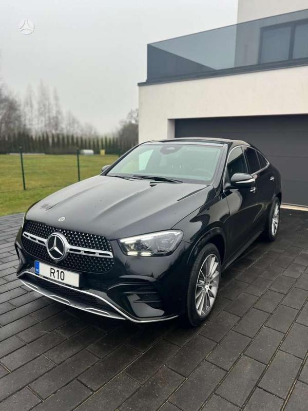Melns Mercedes-Benz GLE 400 2025 Pērnava, ar dzinēja tilpumu 2.00 L un nobraukumu 2 tūkst. km par 105000 €, foto 1 vietnē AUTOMOTO.COM.LV