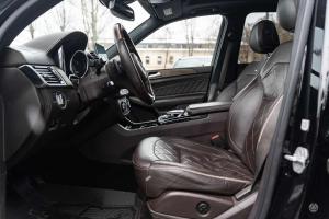 Black Mercedes-Benz GLE 400 2017 in Vilnius, with an engine capacity of 3.00 L and mileage of 222 thousand km for 24990 €, photo 14 on AUTOMOTO.COM.LV