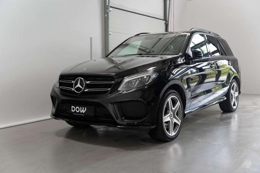 Melns Mercedes-Benz GLE 400 2017 Viļņa, ar dzinēja tilpumu 3.00 L un nobraukumu 223 tūkst. km par 21490 €, foto 3 vietnē AUTOMOTO.COM.LV