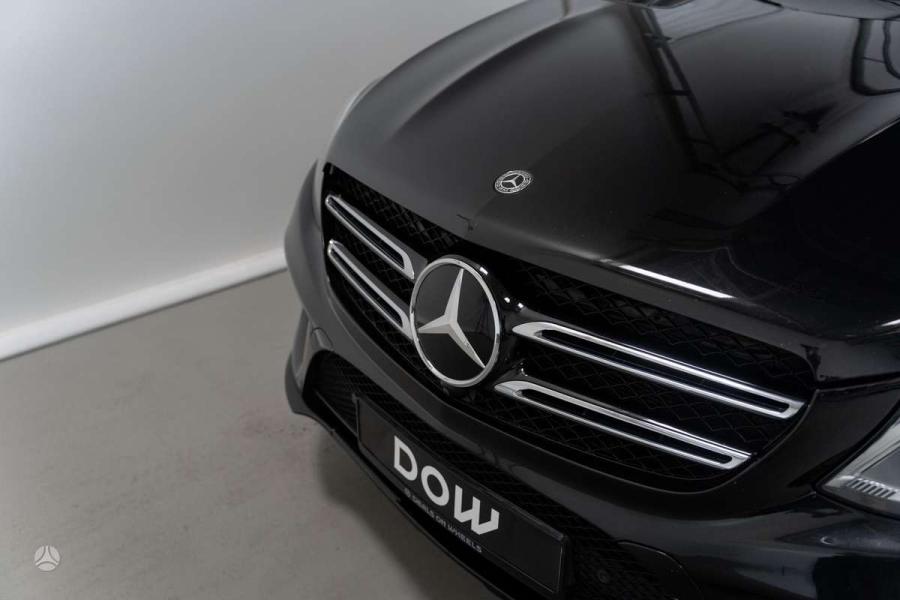 Melns Mercedes-Benz GLE 400 2017 Viļņa, ar dzinēja tilpumu 3.00 L un nobraukumu 223 tūkst. km par 21490 €, foto 9 vietnē AUTOMOTO.COM.LV