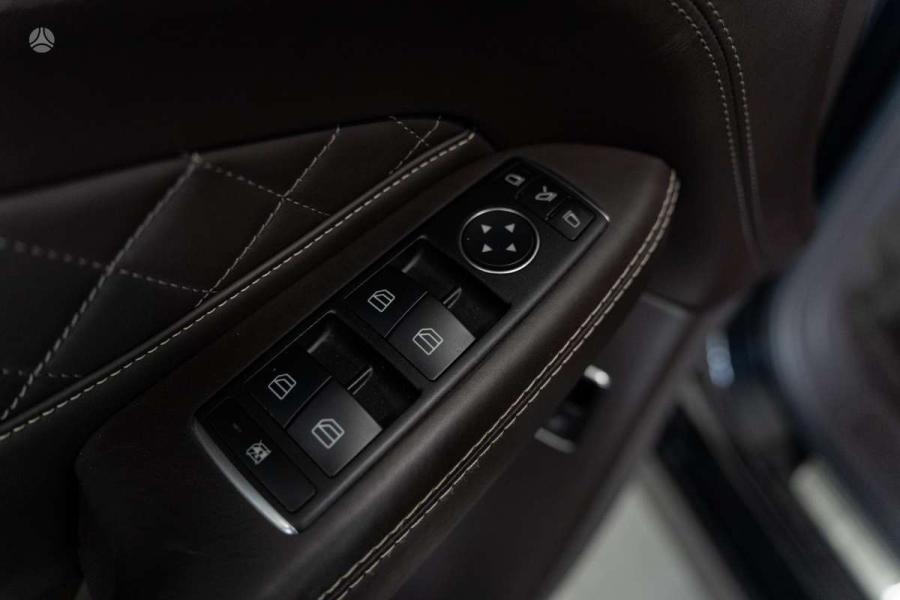 Melns Mercedes-Benz GLE 400 2017 Viļņa, ar dzinēja tilpumu 3.00 L un nobraukumu 223 tūkst. km par 21490 €, foto 17 vietnē AUTOMOTO.COM.LV