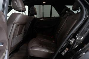 Melns Mercedes-Benz GLE 400 2017 Viļņa, ar dzinēja tilpumu 3.00 L un nobraukumu 223 tūkst. km par 21490 €, foto 19 vietnē AUTOMOTO.COM.LV