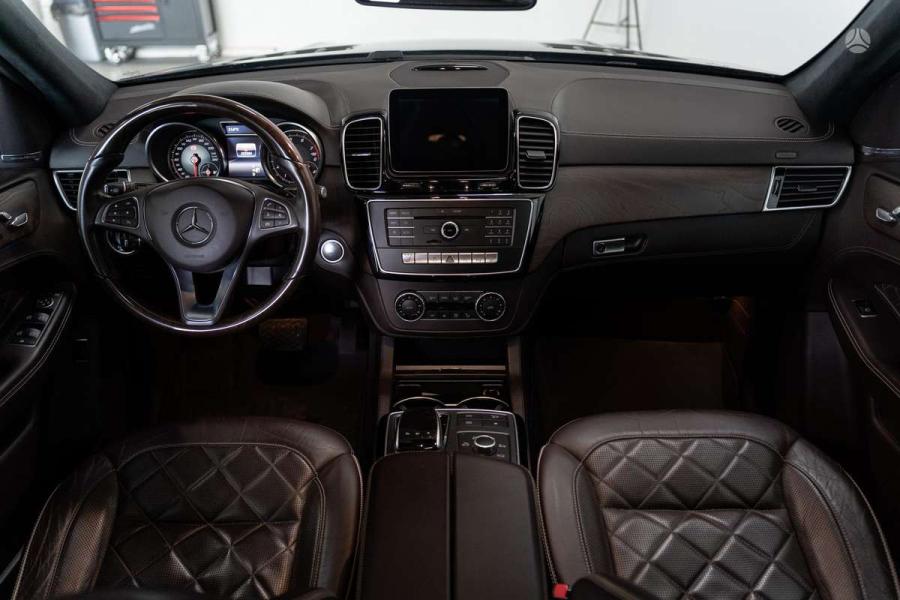 Melns Mercedes-Benz GLE 400 2017 Viļņa, ar dzinēja tilpumu 3.00 L un nobraukumu 223 tūkst. km par 21490 €, foto 20 vietnē AUTOMOTO.COM.LV