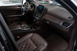 Melns Mercedes-Benz GLE 400 2017 Viļņa, ar dzinēja tilpumu 3.00 L un nobraukumu 223 tūkst. km par 21490 €, foto 23 vietnē AUTOMOTO.COM.LV
