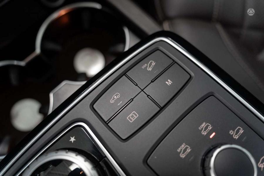 Melns Mercedes-Benz GLE 400 2017 Viļņa, ar dzinēja tilpumu 3.00 L un nobraukumu 223 tūkst. km par 21490 €, foto 26 vietnē AUTOMOTO.COM.LV