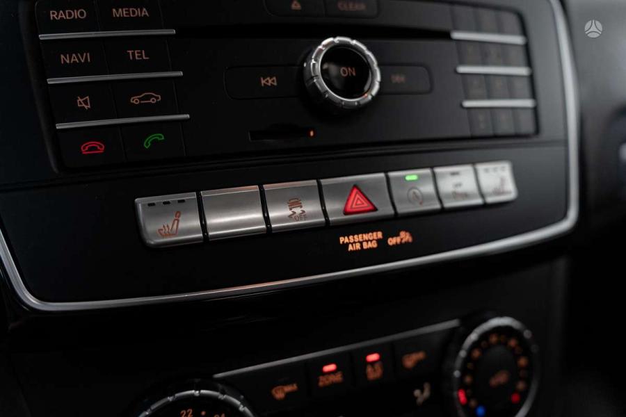 Melns Mercedes-Benz GLE 400 2017 Viļņa, ar dzinēja tilpumu 3.00 L un nobraukumu 223 tūkst. km par 21490 €, foto 29 vietnē AUTOMOTO.COM.LV