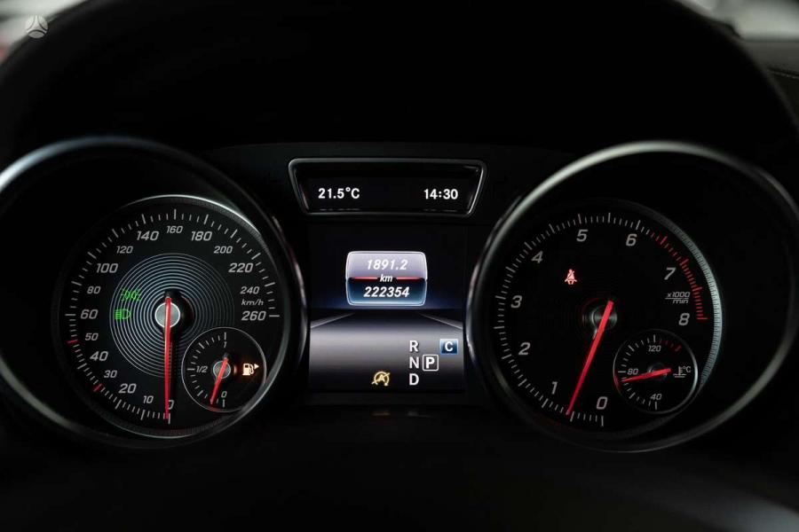 Melns Mercedes-Benz GLE 400 2017 Viļņa, ar dzinēja tilpumu 3.00 L un nobraukumu 223 tūkst. km par 21490 €, foto 35 vietnē AUTOMOTO.COM.LV