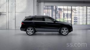 Black Mercedes-Benz GLE 400 2017 in Riga, with an engine capacity of 3.00 L and mileage of 168 thousand km for 22900 €, photo 4 on AUTOMOTO.COM.LV