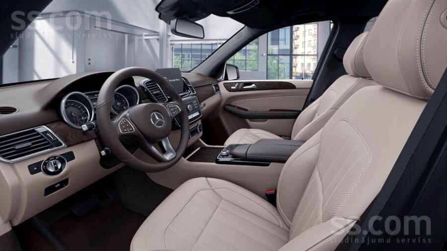 Black Mercedes-Benz GLE 400 2017 in Riga, with an engine capacity of 3.00 L and mileage of 168 thousand km for 22900 €, photo 8 on AUTOMOTO.COM.LV
