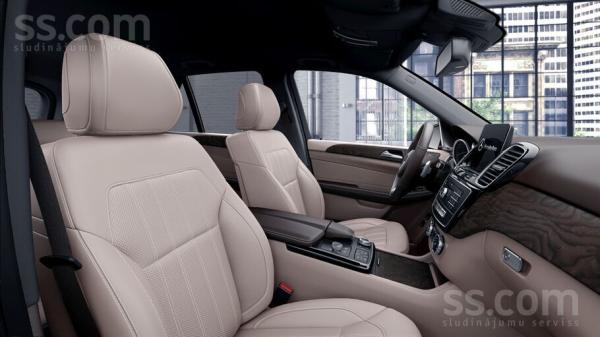Black Mercedes-Benz GLE 400 2017 in Riga, with an engine capacity of 3.00 L and mileage of 168 thousand km for 22900 €, photo 8 on AUTOMOTO.COM.LV