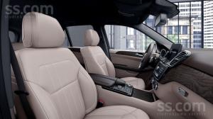 Black Mercedes-Benz GLE 400 2017 in Riga, with an engine capacity of 3.00 L and mileage of 168 thousand km for 22900 €, photo 9 on AUTOMOTO.COM.LV