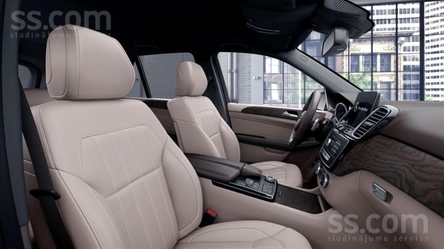 Black Mercedes-Benz GLE 400 2017 in Riga, with an engine capacity of 3.00 L and mileage of 168 thousand km for 22900 €, photo 9 on AUTOMOTO.COM.LV