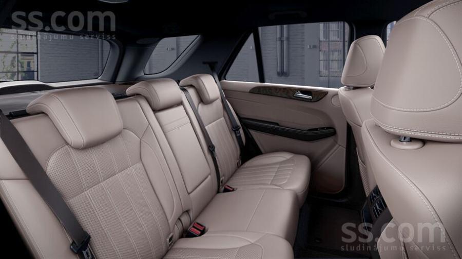 Black Mercedes-Benz GLE 400 2017 in Riga, with an engine capacity of 3.00 L and mileage of 168 thousand km for 22900 €, photo 10 on AUTOMOTO.COM.LV