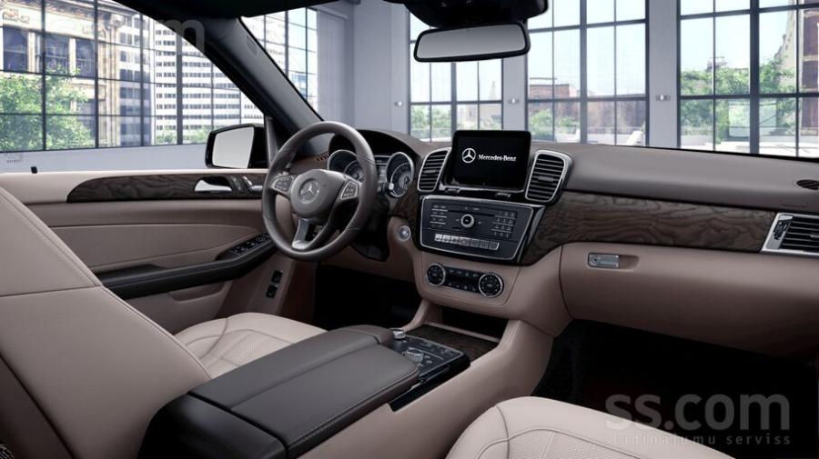 Black Mercedes-Benz GLE 400 2017 in Riga, with an engine capacity of 3.00 L and mileage of 168 thousand km for 22900 €, photo 11 on AUTOMOTO.COM.LV