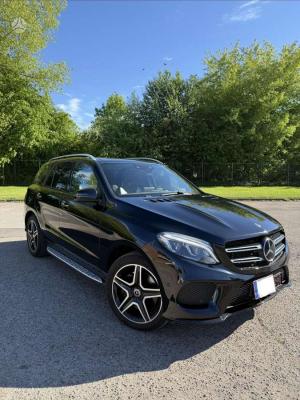 Black Mercedes-Benz GLE 400 2018 in Klaipeda, with an engine capacity of 3.00 L and mileage of 121 thousand km for 25000 €, photo  on AUTOMOTO.COM.LV
