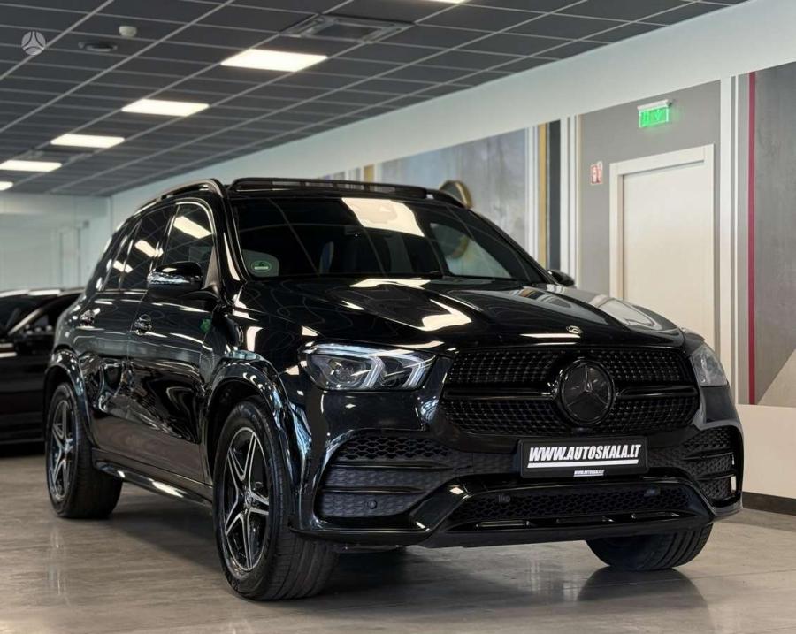Melns Mercedes-Benz GLE 400 2019 Klaipėda, ar dzinēja tilpumu 2.93 L un nobraukumu 376 tūkst. km par 36950 €, foto 1 vietnē AUTOMOTO.COM.LV