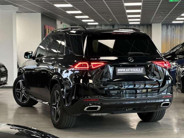 Melns Mercedes-Benz GLE 400 2019 Klaipėda, ar dzinēja tilpumu 2.93 L un nobraukumu 376 tūkst. km par 36950 €, foto 8 vietnē AUTOMOTO.COM.LV