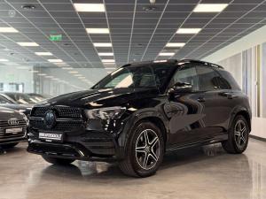 Black Mercedes-Benz GLE 400 2019 in Klaipeda, with an engine capacity of 2.93 L and mileage of 385 thousand km for 35950 €, photo 3 on AUTOMOTO.COM.LV