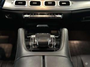 Black Mercedes-Benz GLE 400 2019 in Klaipeda, with an engine capacity of 2.93 L and mileage of 385 thousand km for 35950 €, photo 10 on AUTOMOTO.COM.LV