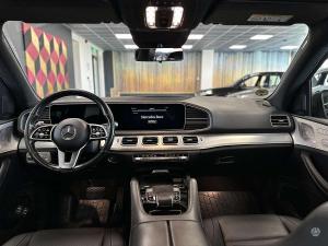 Black Mercedes-Benz GLE 400 2019 in Klaipeda, with an engine capacity of 2.93 L and mileage of 385 thousand km for 35950 €, photo 11 on AUTOMOTO.COM.LV