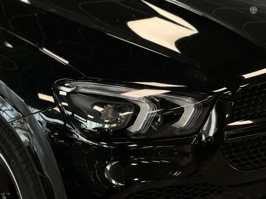 Black Mercedes-Benz GLE 400 2019 in Klaipeda, with an engine capacity of 2.93 L and mileage of 385 thousand km for 35950 €, photo 20 on AUTOMOTO.COM.LV