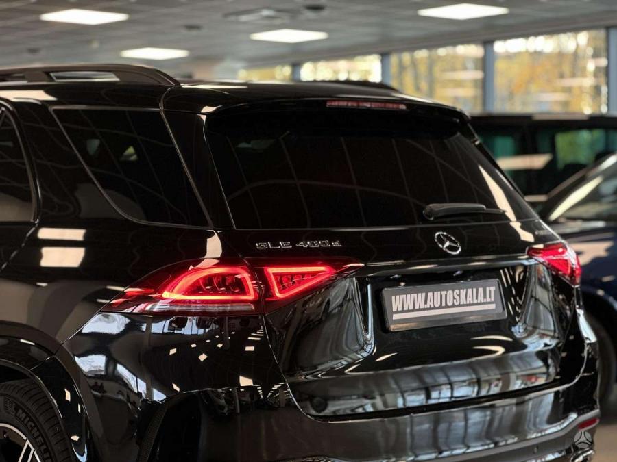 Black Mercedes-Benz GLE 400 2019 in Klaipeda, with an engine capacity of 2.93 L and mileage of 385 thousand km for 35950 €, photo 28 on AUTOMOTO.COM.LV