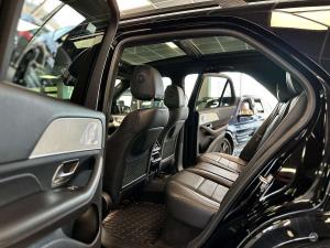 Black Mercedes-Benz GLE 400 2019 in Klaipeda, with an engine capacity of 2.93 L and mileage of 385 thousand km for 35950 €, photo 32 on AUTOMOTO.COM.LV