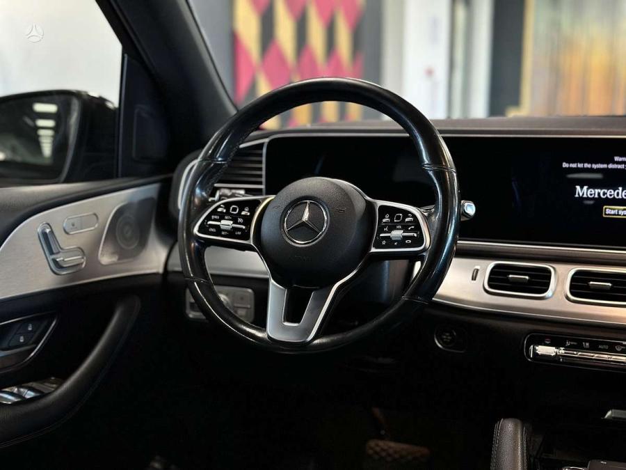 Black Mercedes-Benz GLE 400 2019 in Klaipeda, with an engine capacity of 2.93 L and mileage of 385 thousand km for 35950 €, photo 33 on AUTOMOTO.COM.LV