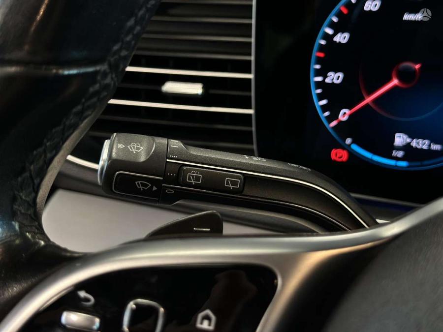 Black Mercedes-Benz GLE 400 2019 in Klaipeda, with an engine capacity of 2.93 L and mileage of 385 thousand km for 35950 €, photo 35 on AUTOMOTO.COM.LV