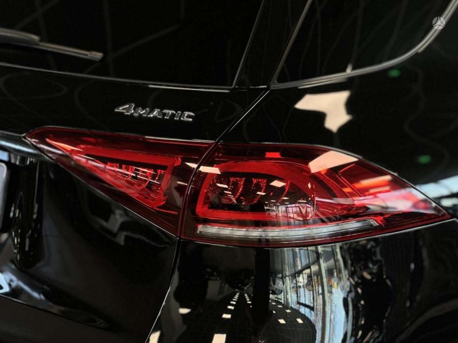 Black Mercedes-Benz GLE 400 2019 in Klaipeda, with an engine capacity of 2.93 L and mileage of 385 thousand km for 35950 €, photo 44 on AUTOMOTO.COM.LV