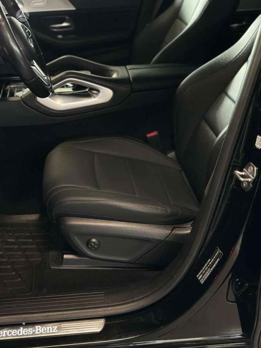 Black Mercedes-Benz GLE 400 2019 in Klaipeda, with an engine capacity of 2.93 L and mileage of 385 thousand km for 35950 €, photo 46 on AUTOMOTO.COM.LV