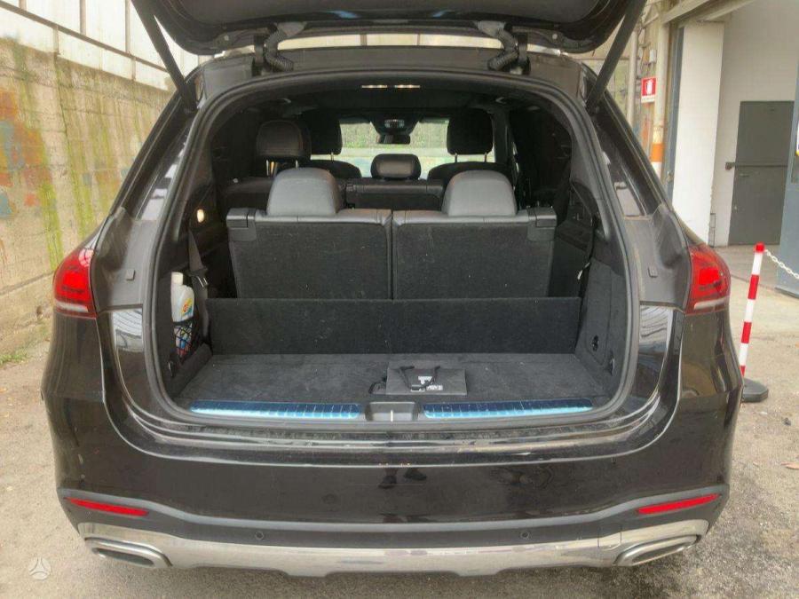 Black Mercedes-Benz GLE 400 2019 in Klaipeda, with an engine capacity of 2.93 L and mileage of 125 thousand km for 49000 €, photo 6 on AUTOMOTO.COM.LV