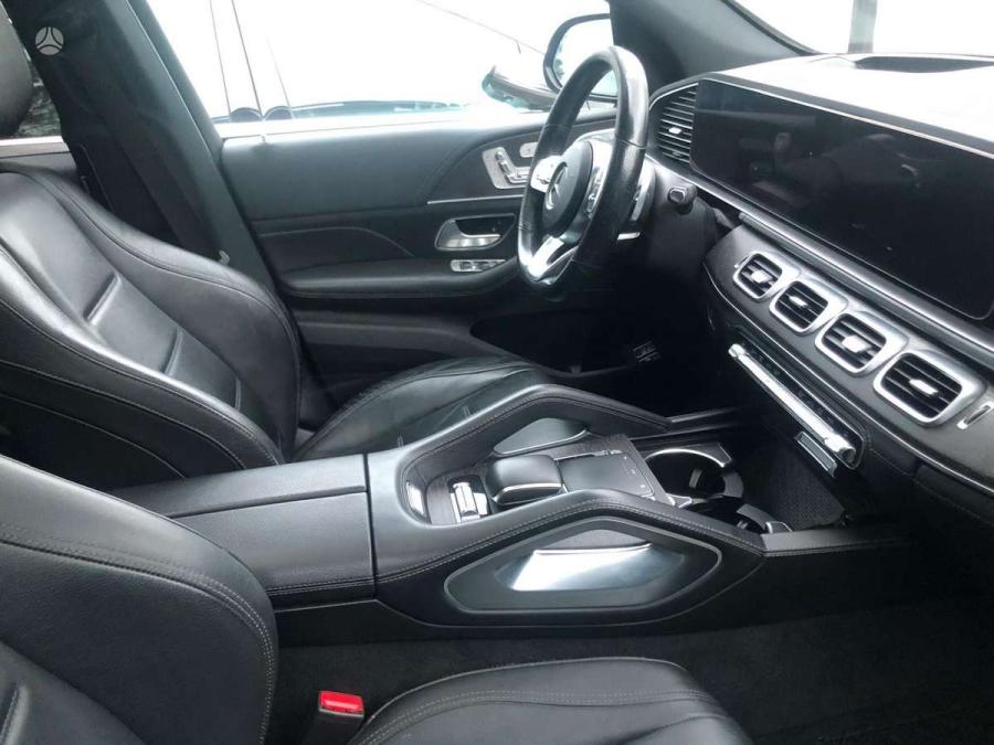 Black Mercedes-Benz GLE 400 2020 in Taurage, with an engine capacity of 2.93 L and mileage of 161 thousand km for 47000 €, photo 3 on AUTOMOTO.COM.LV