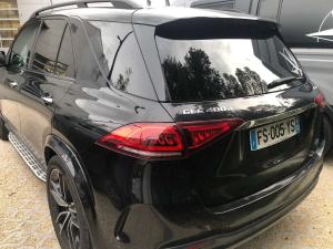 Black Mercedes-Benz GLE 400 2020 in Taurage, with an engine capacity of 2.93 L and mileage of 161 thousand km for 47000 €, photo 4 on AUTOMOTO.COM.LV