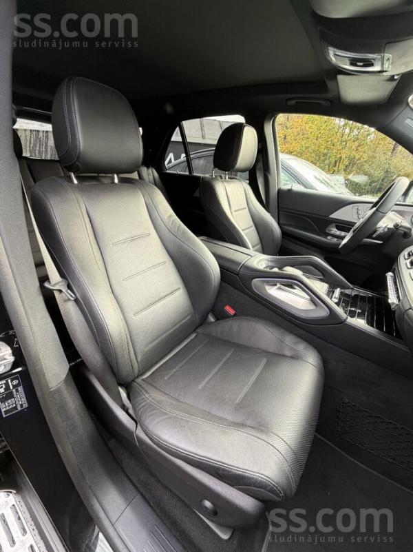 Black Mercedes-Benz GLE 400 2020 in Riga, with an engine capacity of 3.00 L and mileage of 139 thousand km for 46990 €, photo 10 on AUTOMOTO.COM.LV