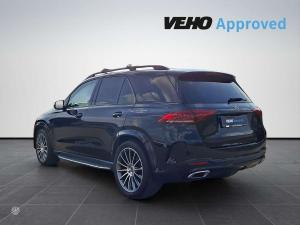 Black Mercedes-Benz GLE 400 2021 in Kaunas, with an engine capacity of 2.93 L and mileage of 71 thousand km for 53900 €, photo 4 on AUTOMOTO.COM.LV